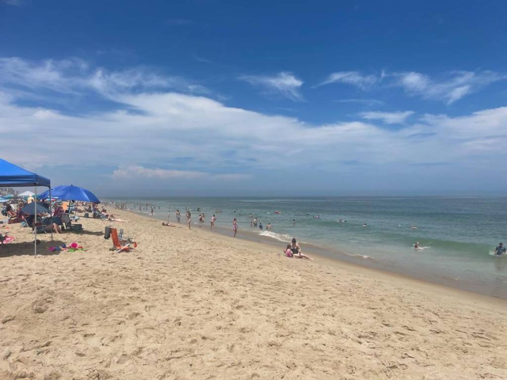 A Day on the Beach - OceanCity.com