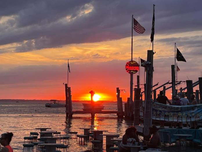 Restaurants on the Water - OceanCity.com