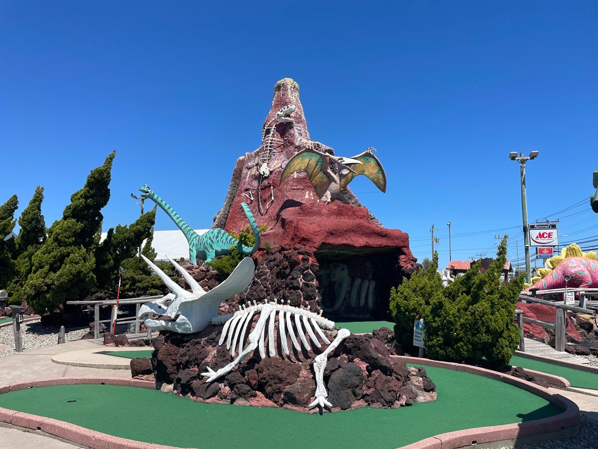 Old Pro Golf - Indoor Course Undersea Adventure/Outdoor Course ...