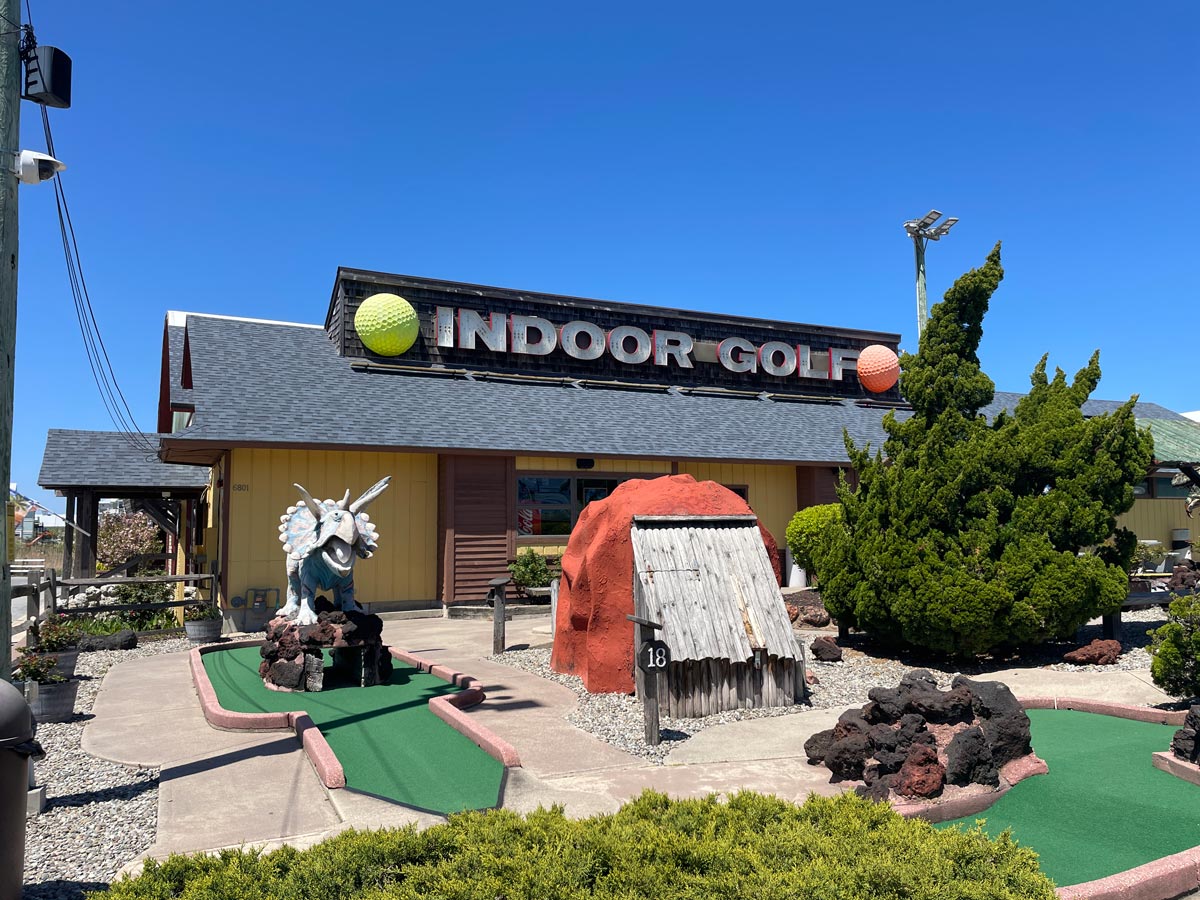 Old Pro Golf - Indoor Course Undersea Adventure/Outdoor Course ...